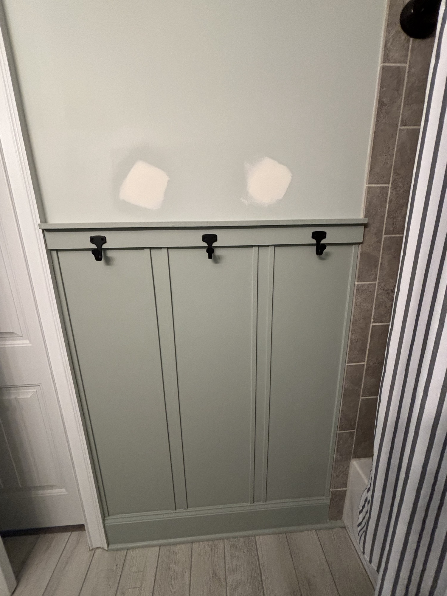 DIY: Double Board and Batten in my Bathroom - it's hammer time: a ...